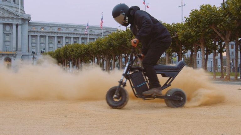 Wheelie Fun Bike – Electric Scooter With A Wheelie Button For Ultimate Fun