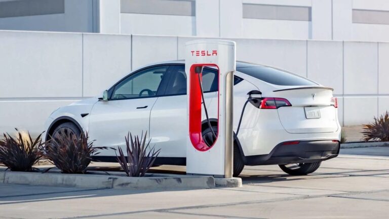 Tesla Model Y Vs Hyundai Ioniq 5 — Best All-Around Electric SUV (2025 ...