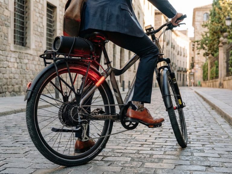 Aventon Level.2 Review (2026): Real-World Commuter Test & Decision Guide