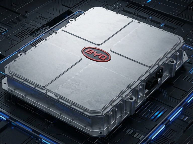 BYD 2027 Solid-State Battery: 400 Wh/kg, 1200km Range